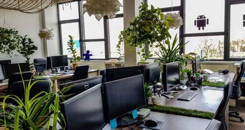 Designing the Ultimate Office Workstation: Tips and Trends for the Next ...