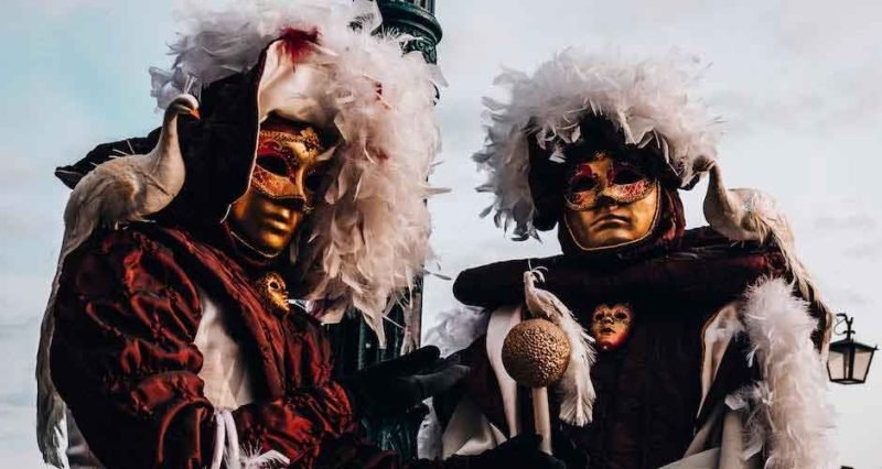 Tips For Picking The Right Masquerade Mask To Match Your Outfit ...